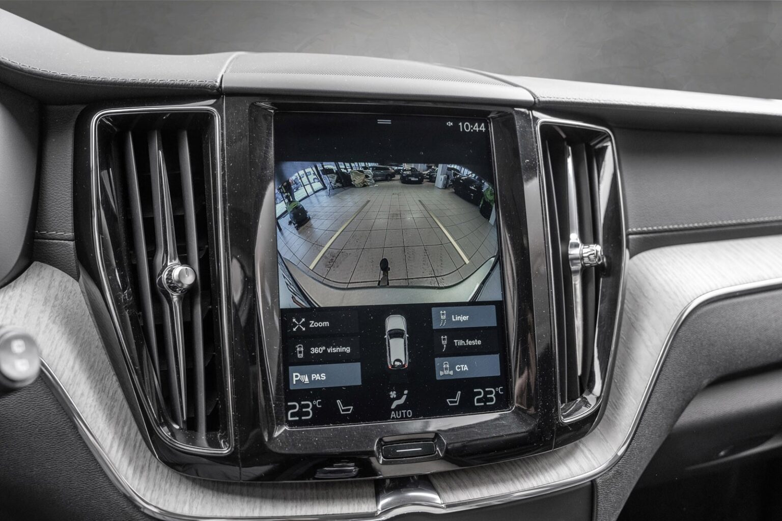 Volvo XC 60 T8 Twin Engine Inscription Acc/Panorama/Head-up/Krok ...